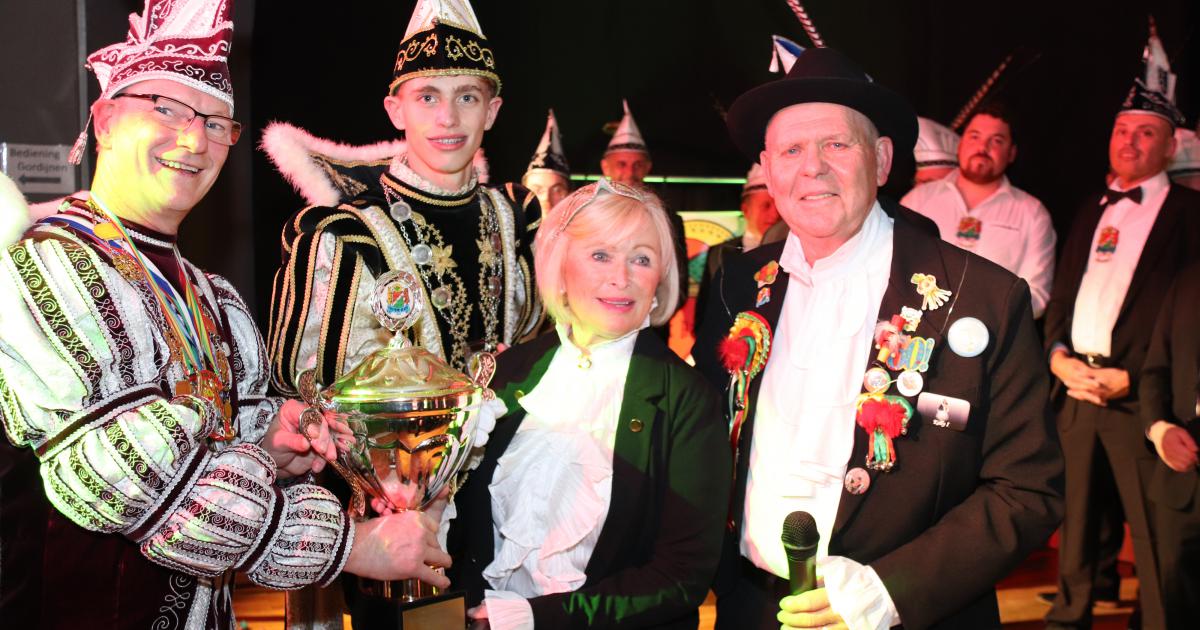 Schinveldse carnavalsliedjes op cd uitgebracht | ZO-NWS