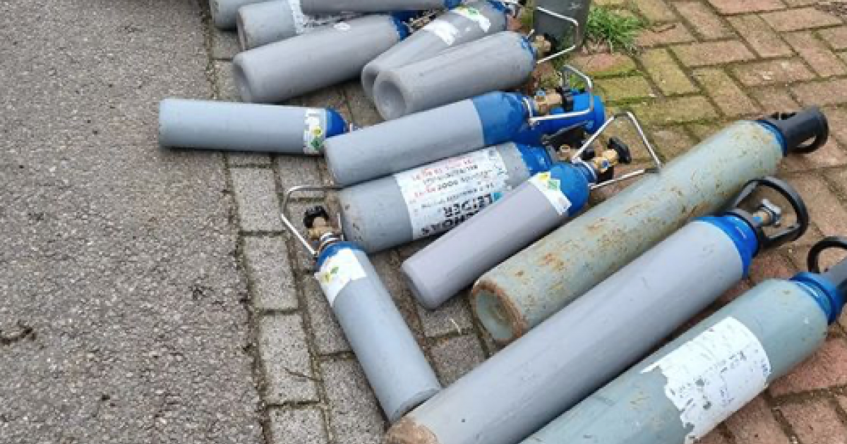 Gestolen voertuigen en gasflessen met lachgas in beslag genomen | ZO-NWS