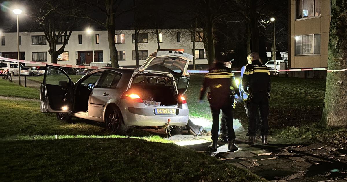 Rechercheonderzoek: mannen bedreigd in auto en tegen lichtmast gereden | ZO-NWS