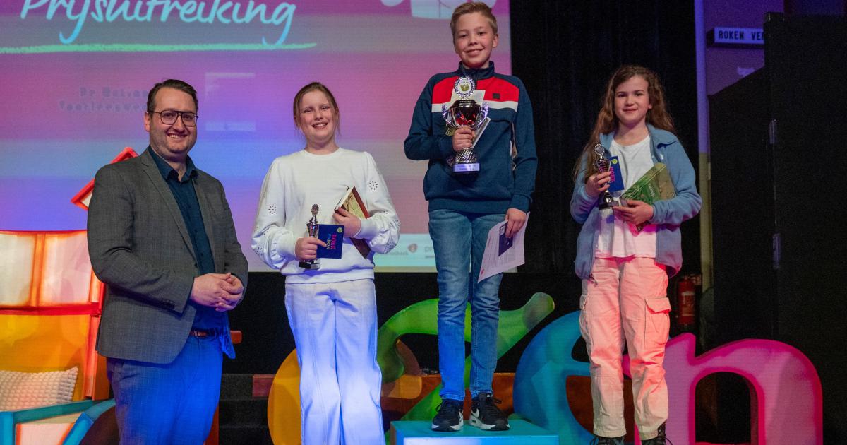 Brunssumse scholiere mist net finaleplek Nationale Voorleeswedstrijd ...