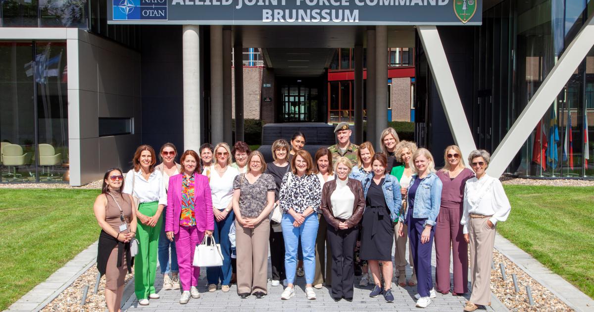 Limburgse secretaresses bezoeken Brunssum en JFC | ZO-NWS